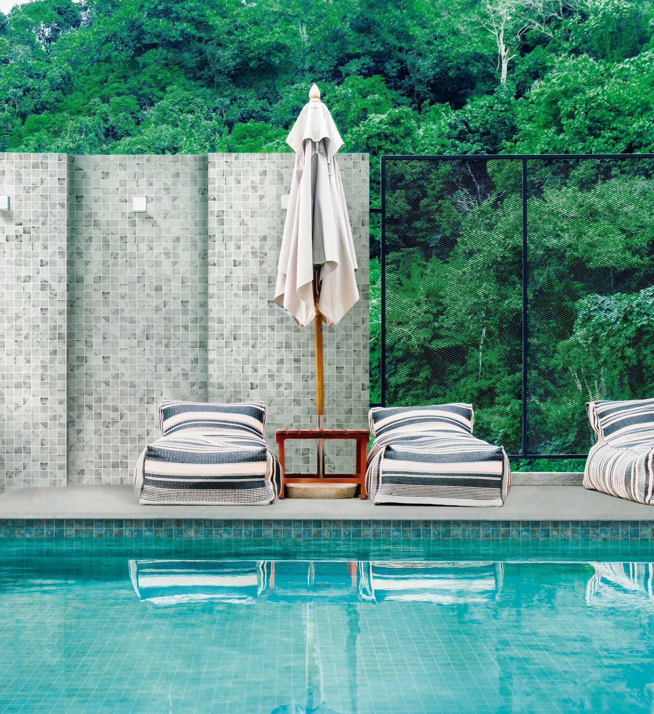 Vanguard Arrecife Green 2x2 Glossy Glass Tile | Oasis Tile