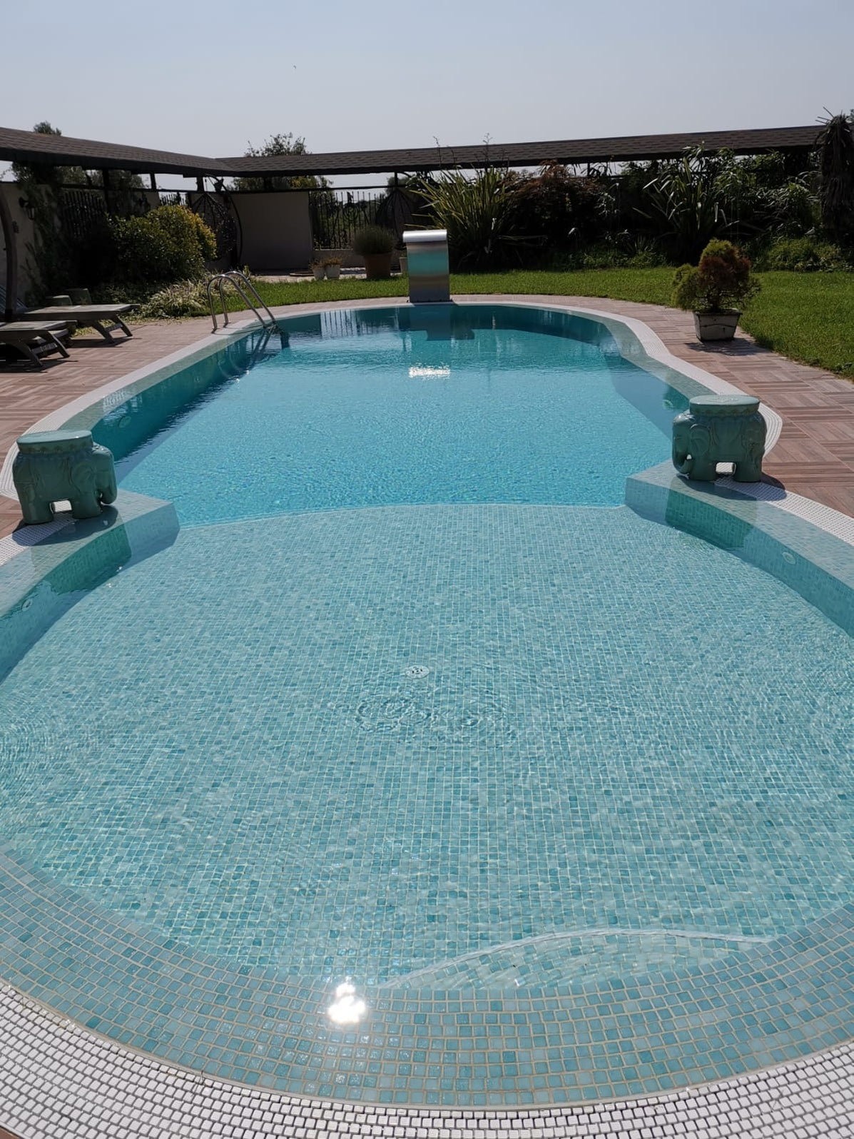 Veridian Green Glossy Glass Pool Tile NPT003